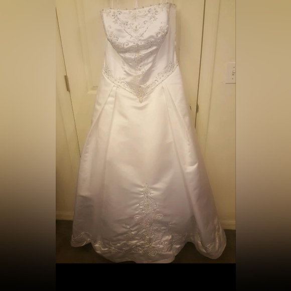 Jasmine | Dresses | Y2k Era Vintage Jasmine Bridal Wedding Gown | Poshmark